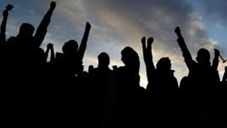 33 arrested during protest – Sri Lanka Mirror – Right to Know. Power to ...