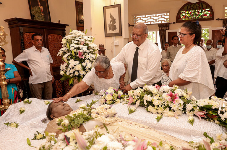 Sumitra Peries bids adieu (Pics) – Sri Lanka Mirror – Right to Know ...