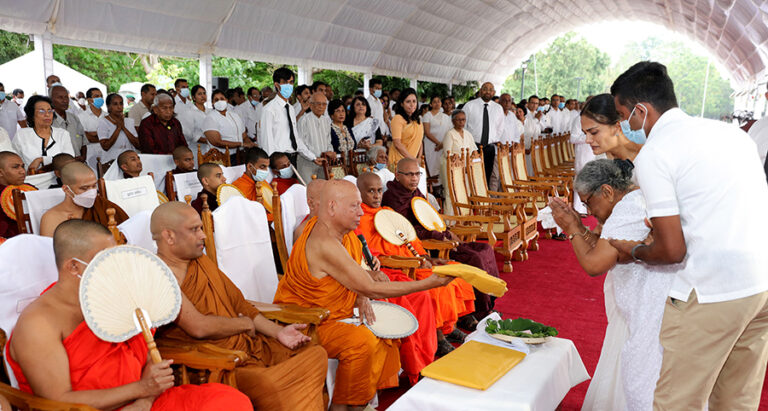 Sumitra Peries bids adieu (Pics) – Sri Lanka Mirror – Right to Know ...