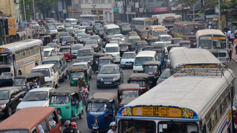Heavy traffic in Colombo! – Sri Lanka Mirror – Right to Know. Power to ...