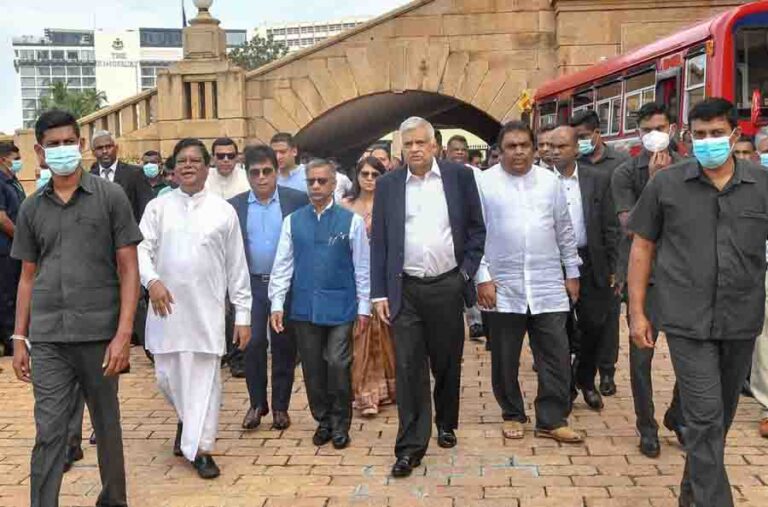 India provides 50 buses (Pics) – Sri Lanka Mirror – Right to Know ...