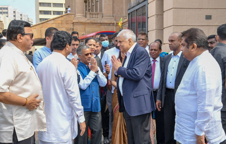 India provides 50 buses (Pics) – Sri Lanka Mirror – Right to Know ...