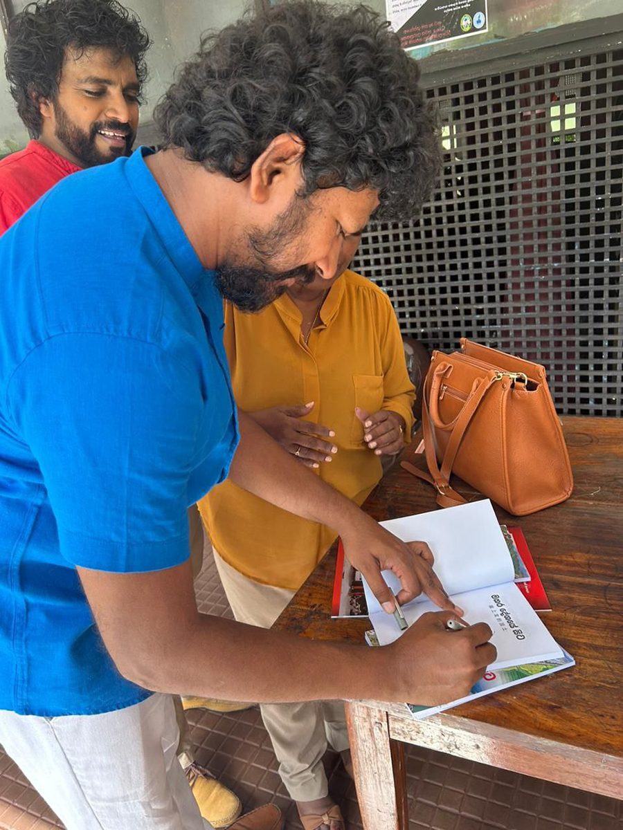 Upul’s ‘Makara Deshaye Sita’ launched (Pics) – Sri Lanka Mirror – Right ...