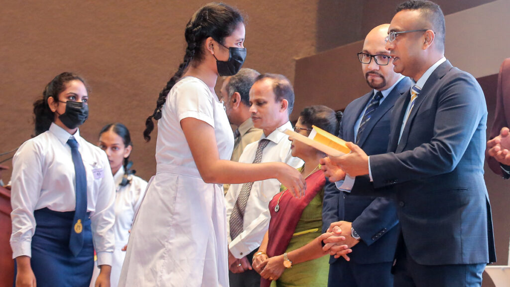 Manusha blasts unsupportive officials! – Sri Lanka Mirror – Right to ...