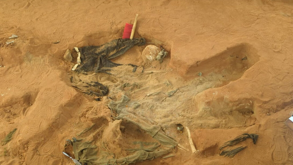 Excavations at Mullaitivu mass grave restart – Sri Lanka Mirror – Right ...