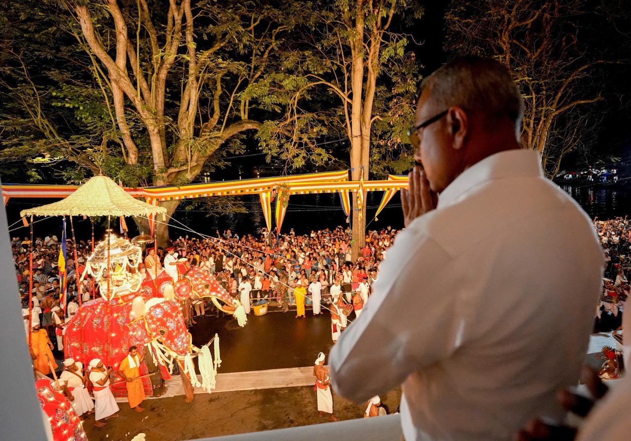 Final Randoli procession of Esala Perahara held (Pics) – Sri Lanka ...