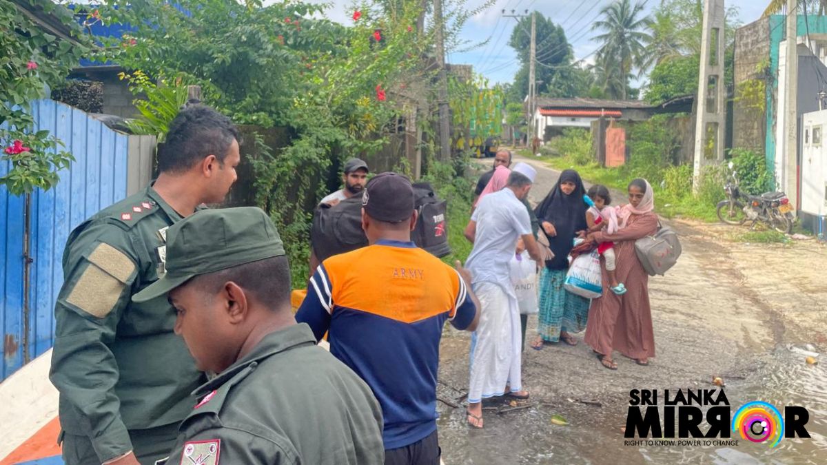 Army relief teams continue operations amid adverse weather (Pics) – Sri ...