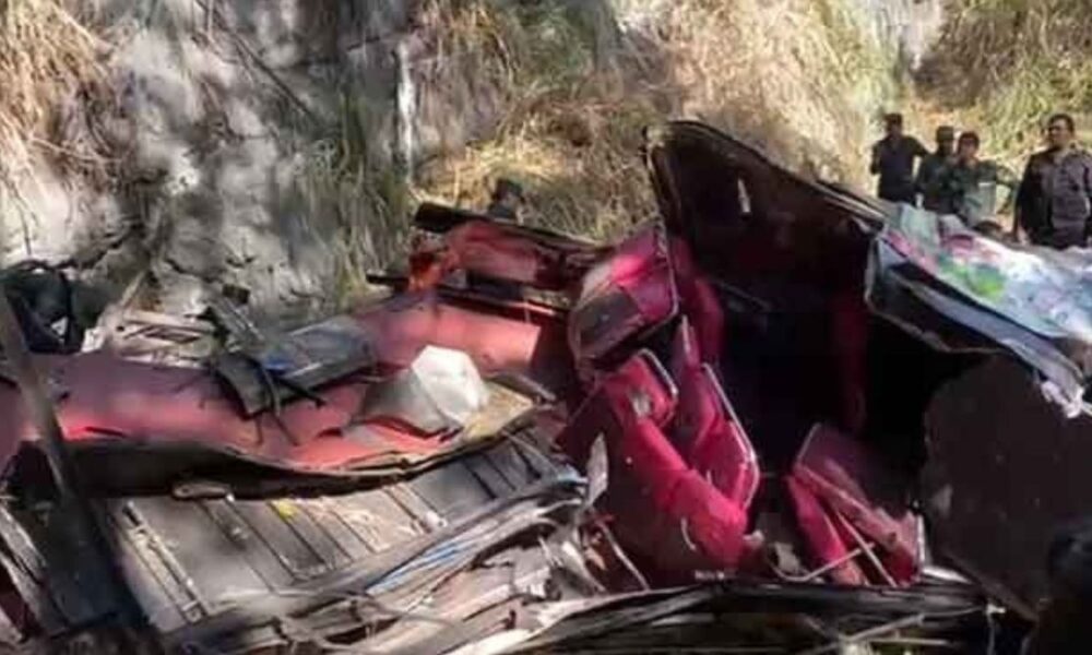 Ella Bus crash: Driver’s blood samples sent for toxicology report – Sri ...