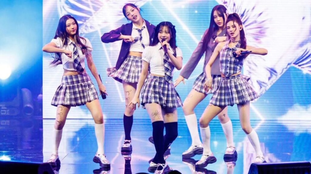 K-pop band NewJeans breaks up after bitter feud with record label – Sri ...