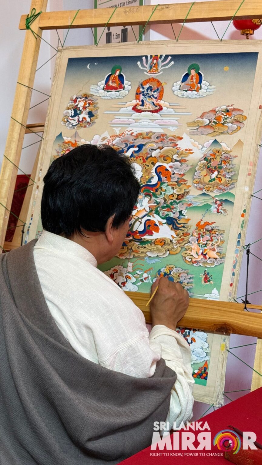 K-pop band NewJeans breaks up after bitter feud with record label – Sri ...