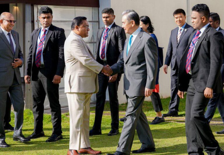 SL – China Foreign Ministers meet in Colombo (Pics) – Sri Lanka Mirror ...
